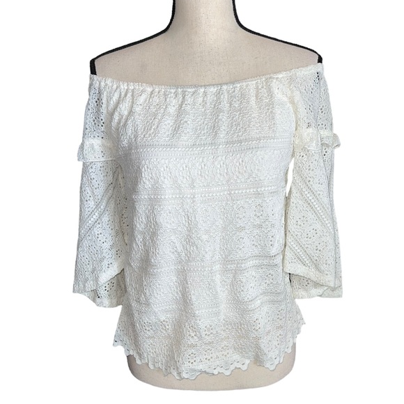 Red Haute | Tops | Red Haute White Lace Off Shoulder Top | Poshmark